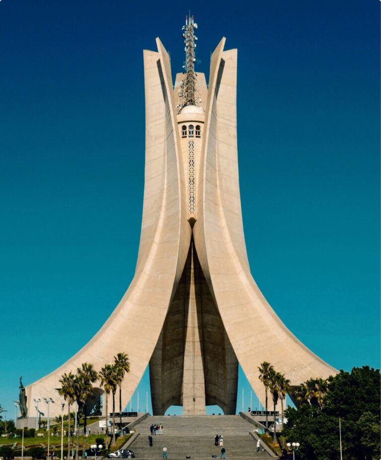 Oran - La vibrante cité méditerranéenne entre histoire, musique et mer ...