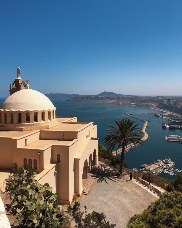 Alger - La Blanche Méditerranéenne entre Casbah et modernité - Guide ...